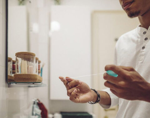 What Does It Mean If Your Floss Is Stinky? - Crown Toothbrush Manufacturer